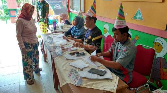 Unik, TPS Ini Pakai Atribut Bola Dongkrak Partisipasi Pemilih