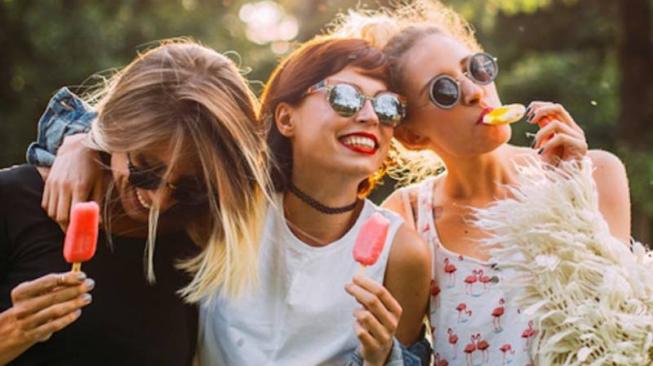 7 Tipe Teman Ini Pasti Ada Dalam Lingkaran Pergaulan Setiap Cewek