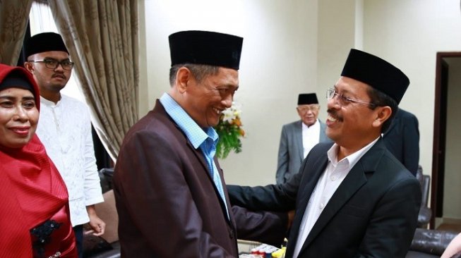 Open House Sekda Makassar Suguhkan Songkolo Mandoti dan Dangke