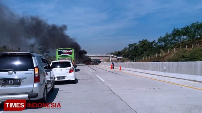 Kecelakaan di Tol Malang-Pandaan, Toyota Innova Meledak