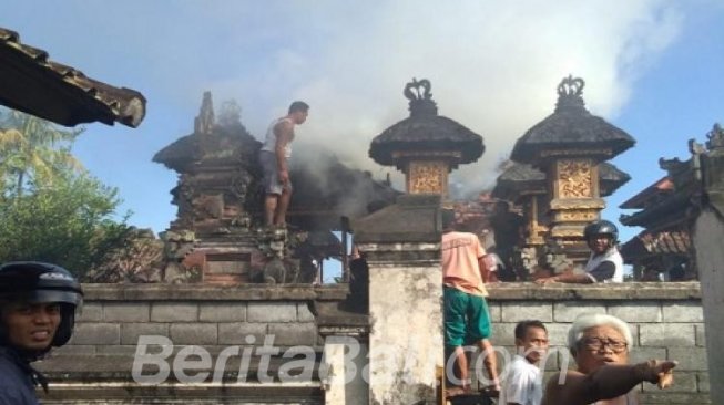 2 Atap Pelinggih Sanggah Warga Klungkung Dilalap Api