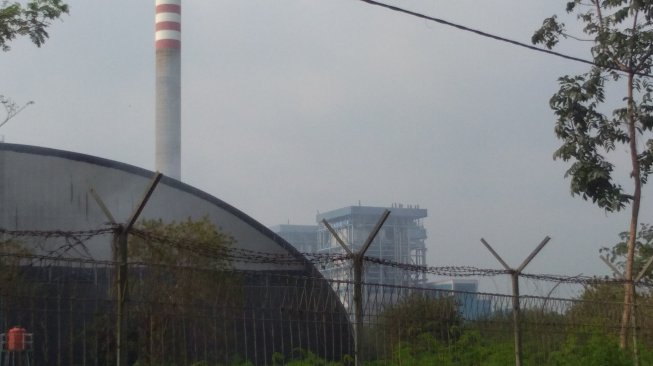 Lagi, PLTU II Labuan Keluarkan Asap dan Bau Menyengat