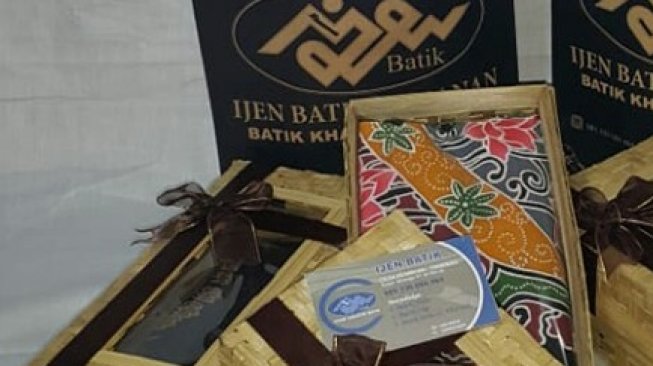 Diet Plastik, UMKM Batik di Bondowoso Ini Gunakan Kemasan Besek