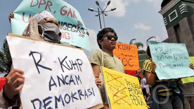 Ini Pasal-pasal Kontroversial RUU KUHP yang Segera Disahkan DPR Ini Pasal-pasal Kontroversial RUU KUHP yang Segera Disahkan DPR