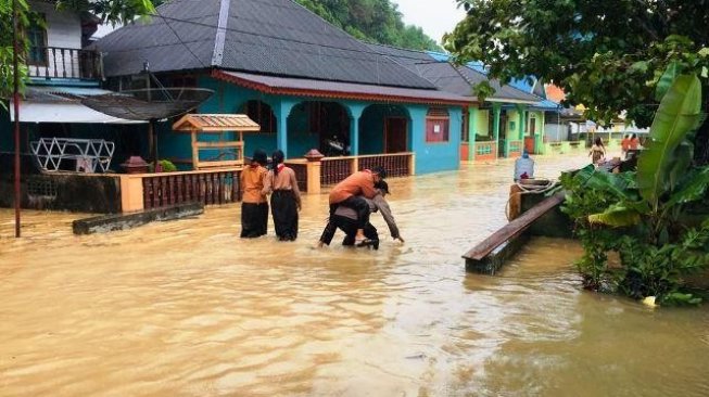 Luapan Sungai Bentayan Rendam Tiga Desa di Tambelan