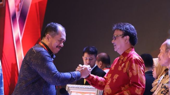 Pemkab Asahan Raih Predikat B Dari Kemenpan-RB Dalam Penilaian SAKIP Pemkab Asahan Raih Predikat B Dari Kemenpan-RB Dalam Penilaian SAKIP
