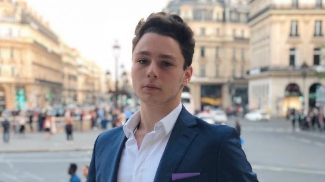 Alexander Fridman, Anak Konglomerat yang Tinggal di Apartemen Murah Sewaan