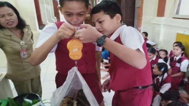 PPLH Bali Serukan Stop Pembuangan Sampah Organik Sekolah ke TPA