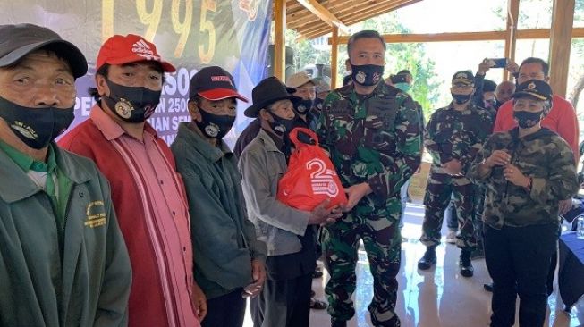 Batal Reuni, Alumni Akabri Bagikan 27.795 Paket Sembako