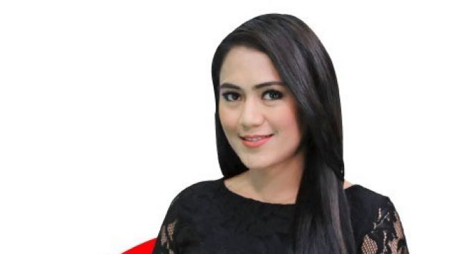 Brigita Manohara Bekali Public Speaking Maba FP UNS