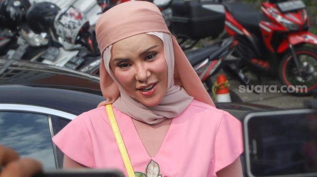 Berlian Ratusan Juta Angel Elga Digasak