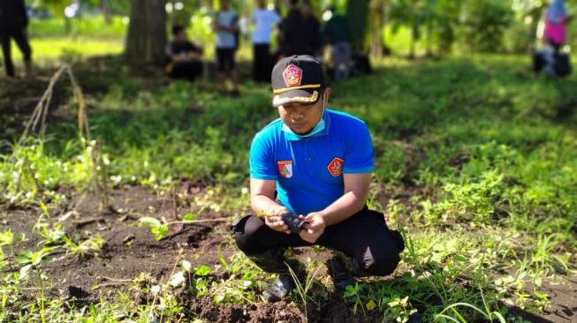 Hari Hutan Sedunia, Gerakan Lestari Alam Raya Lakukan Aksi Tanam Pohon
