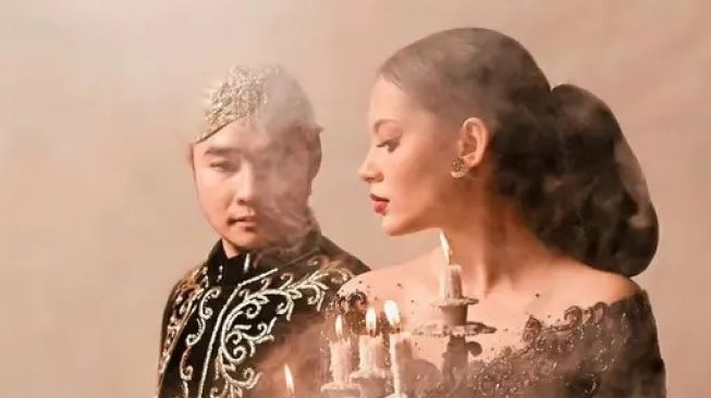 6 Gaya Pacaran Abash dengan Pacar Baru, Cara Berpakaian Sering Disorot