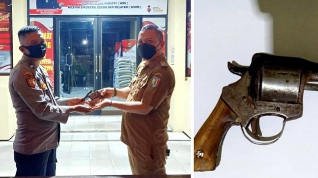 Camat Pringsewu Serahkan Satu Pistol Rakitan Berisi Tiga Peluru Milik Warga