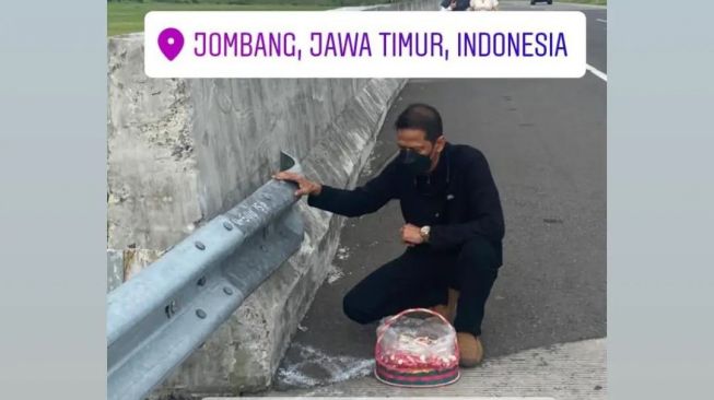 7 Potret Doddy Sudrajat Cs Tabur bunga di Jalan Tol, Apa Maksudnya?