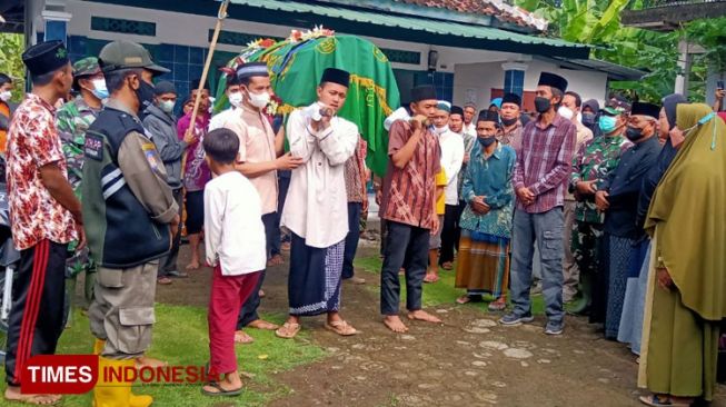 Sampaikan Belasungkawa, Wakil Wali Kota Banjar Takziah ke Waringinsari
