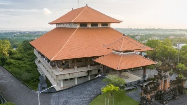 Ingin Kuliah Pariwisata di Bali? Berikut Rekomendasi Kampus yang Bisa ...