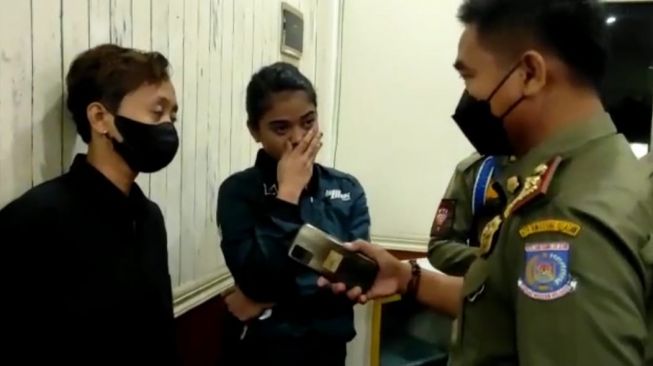 Razia Hotel, Satpol PP Tangsel Temukan Pasangan Mesum Prostitusi Online