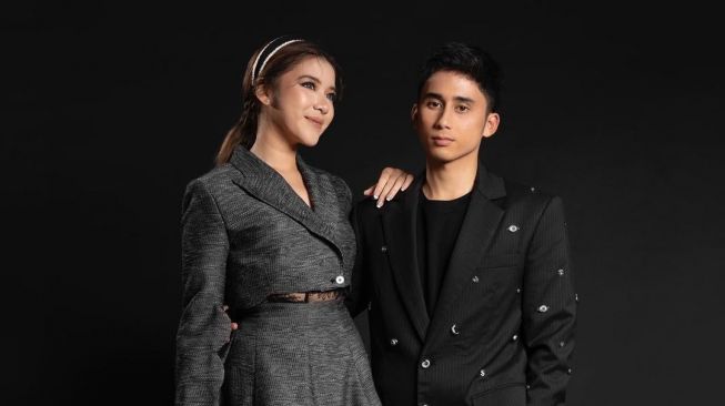 8 Pemotretan Terbaru Alshad Ahmad dan Tiara Andini, Dicurigai untuk Kebutuhan Foto Prewedding