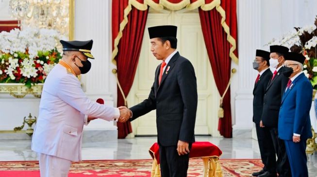 Presiden Jokowi Lantik Gubernur dan Wakil Gubernur DIY 2022-2027 di ...