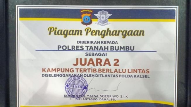 Polres Tanbu Raih Juara 2 Lomba Kampung Tertib Berlalu Lintas Polres Tanbu Raih Juara 2 Lomba Kampung Tertib Berlalu Lintas