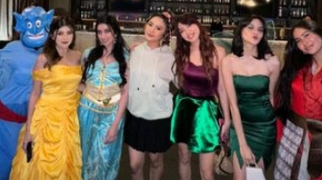 9 Momen Ulang Tahun Azizah Salsha ke-20, Ada Pesan Manis dari Pratama Arhan