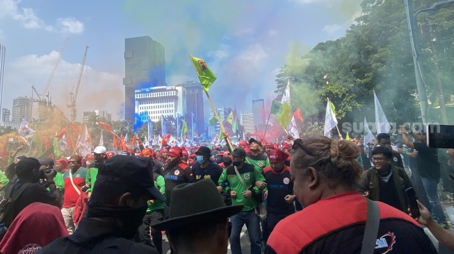 Demo Tolak Tapera, Ribuan Buruh Juga Tuntut UKT Dicabut