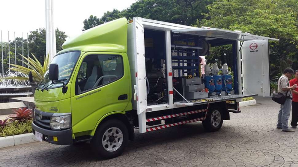 Hino Serahkan Mobil Servis Bus Transjakarta ke Pemda DKI