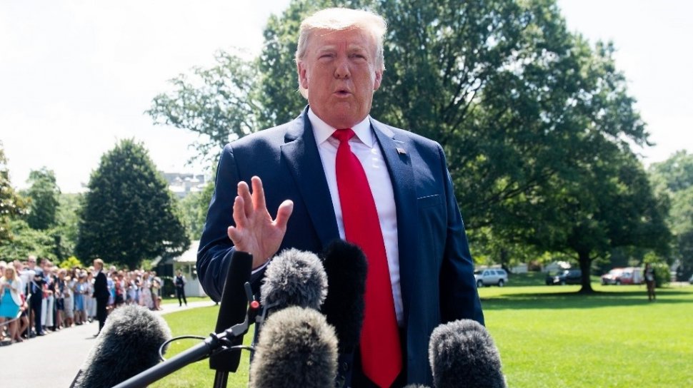 Donald Trump Optimis Kibarkan Bendera AS di Mars