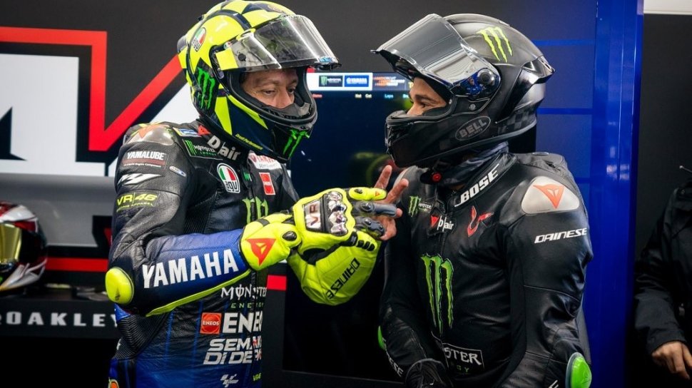 Hasilnya Dirahasiakan, Begini Fakta Duel Balap Rossi vs Hamilton