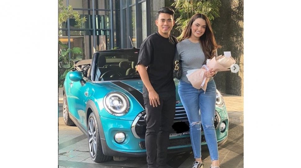 Viral Nurhidayat Beri Hadiah Mobil Pacarnya, Ternyata Mini Cooper Bekas
