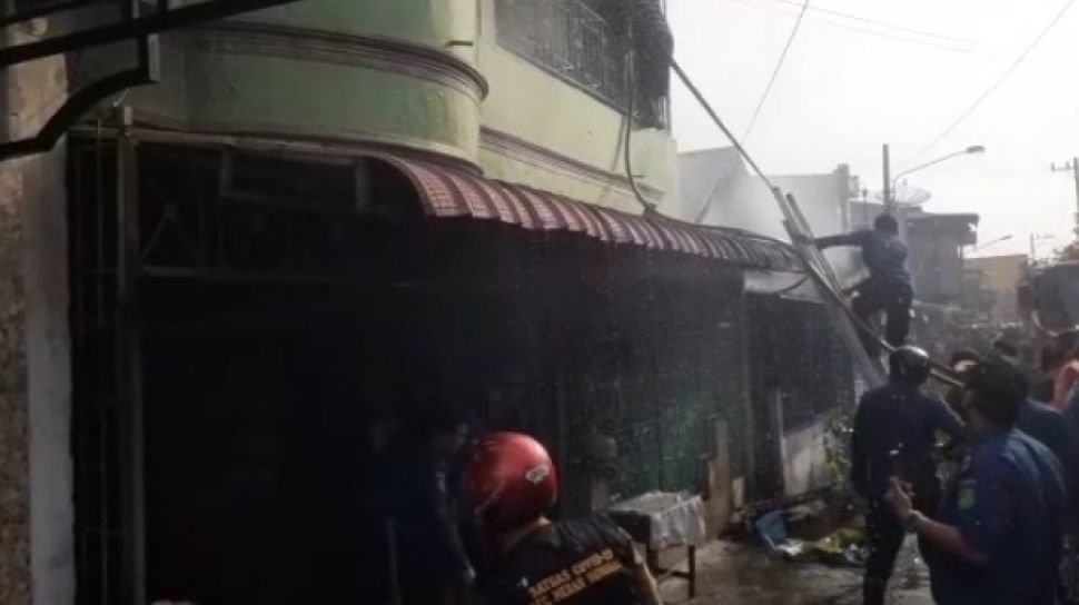 Si Jago Merah Amuk Ruko di Medan Sunggal, 1 Orang Tewas - Suarasumut.id
