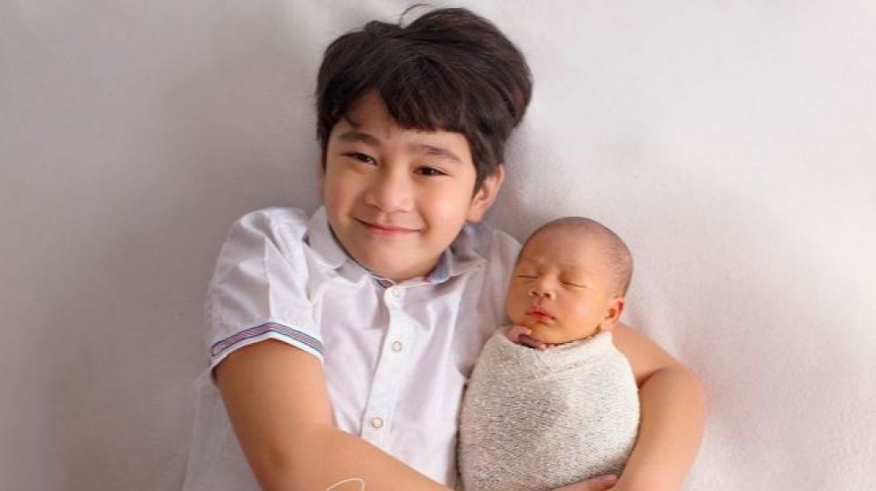 Gaya Rambut Baru Rafathar Bikin Meleyot, Publik: Mirip Artis Korea