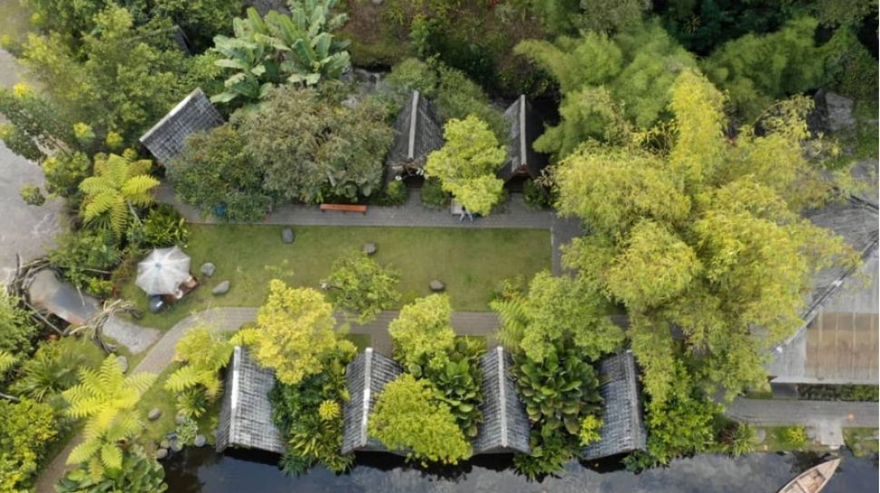 Menikmati Sensasi Tidur di Tengah Hutan di Imah Seniman Resort