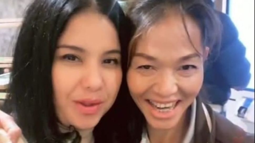 Sinetron Lawas Bunda Corla Viral, Netizen: Tuh Kan Emang Wanita Tulen ... Sinetron Lawas Bunda Corla Viral, Netizen: Tuh Kan Emang Wanita Tulen ...