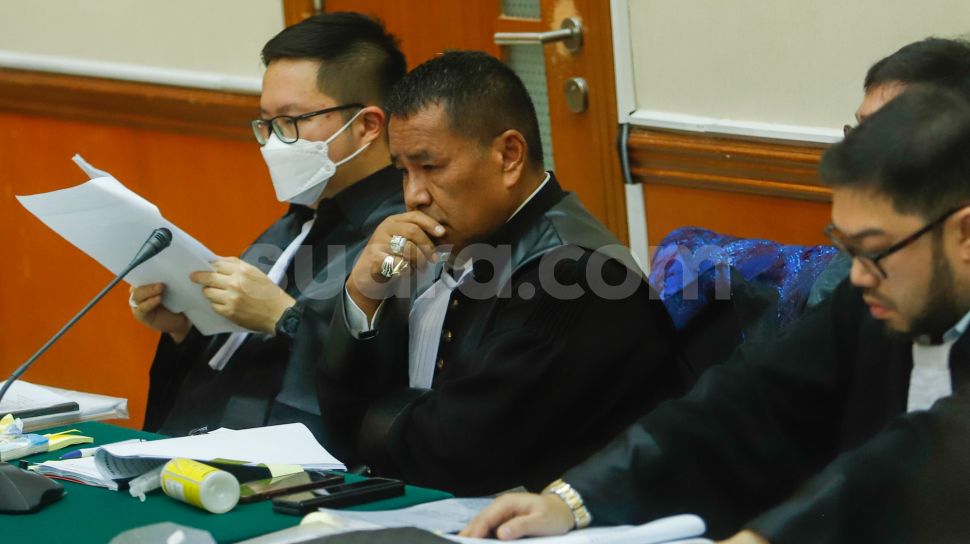 Momen Panas Sidang Kasus Narkoba Jenderal Polisi: Irjen Teddy Minahasa Marahi Saksi, Hotman ...