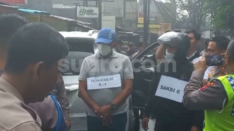 Tampang Eks Kapolsek Cilincing Saat Jalani Rekonstruksi Kecelakaan ...