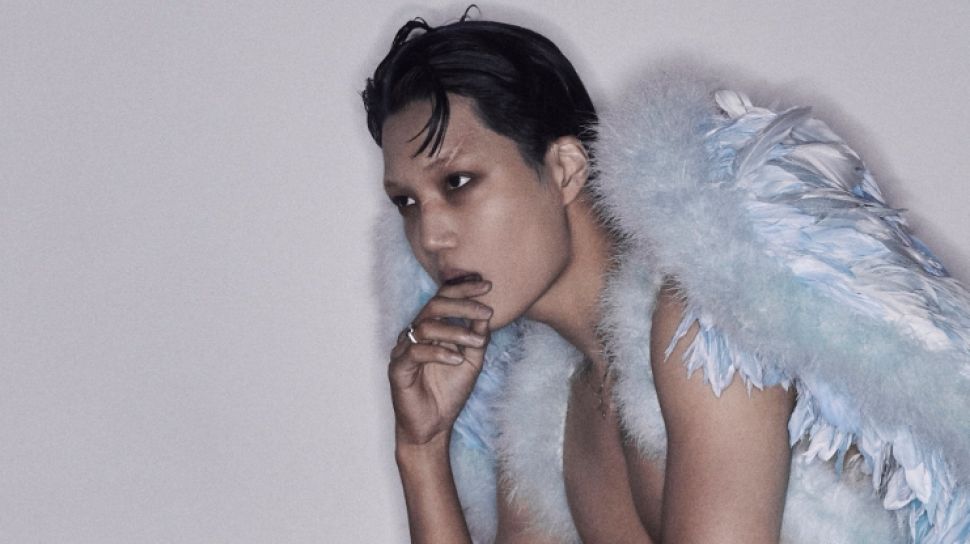 Merinding, Kai EXO Tampil Bak 'Angel and Devil' di Teaser Image Album Rover