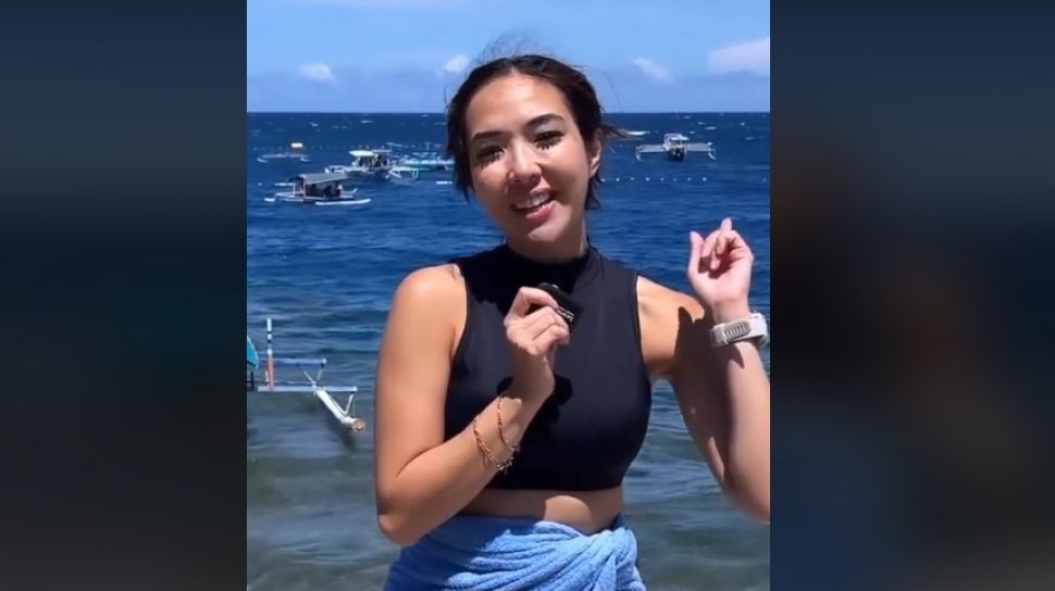 Celana Melorot Gisella Anastasia Saat Diwawancara Bikin Netizen Gaduh Sendiri