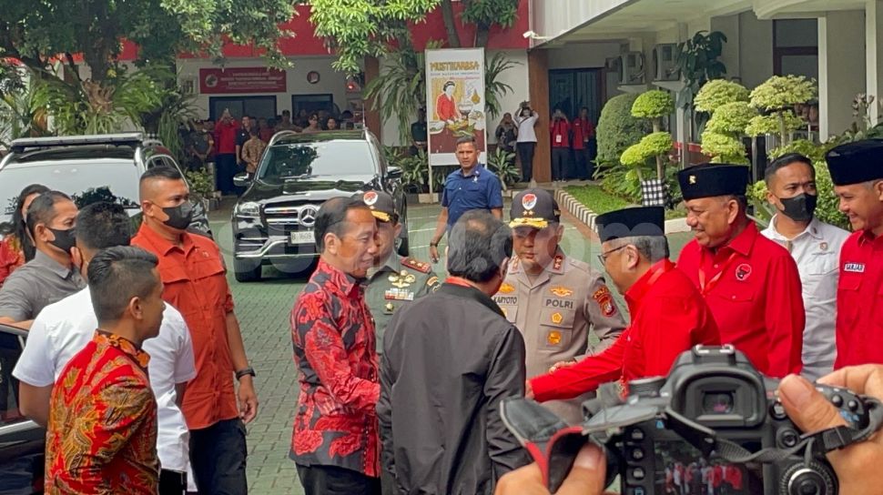 Dihadiri Jokowi Pdip Minta Maaf Jika Rakernas Bikin Jalan Lenteng