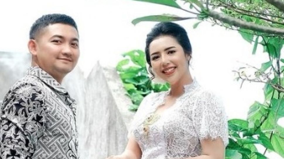 Angga Wijaya Pamer Pas Foto Jelang Nikah, Komentar Saipul Jamil Disorot: Kok Ada Lopnya?