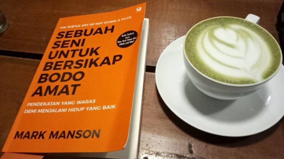 Transformasi Hidup dengan Buku Seni Bersikap Bodo Amat Karya Mark Manson