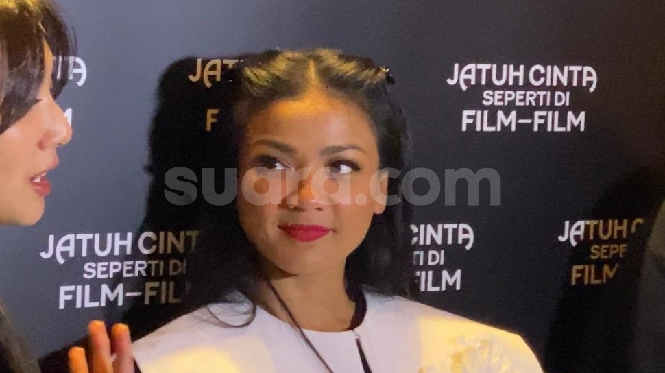 Sesama VJ MTV, Adab Nirina Zubir Senggol Raffi Ahmad Soal Dukung Capres Disindir Mirip Sarah Sechan