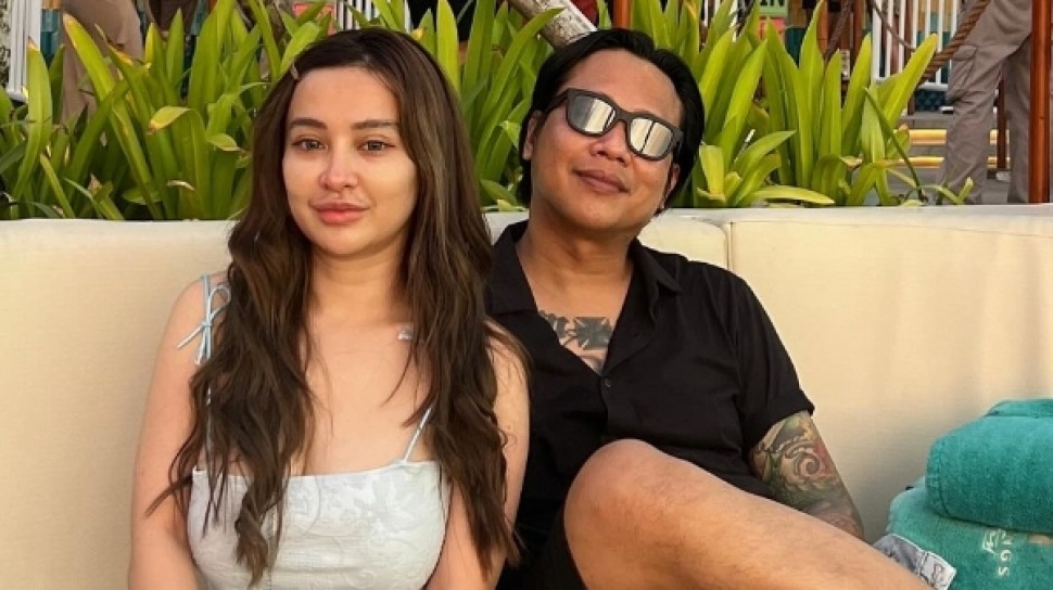 Rayakan Tahun Baru Bareng Gofar Hilman, Penampilan Berani Cupi Cupita Disorot: Nyeplak!