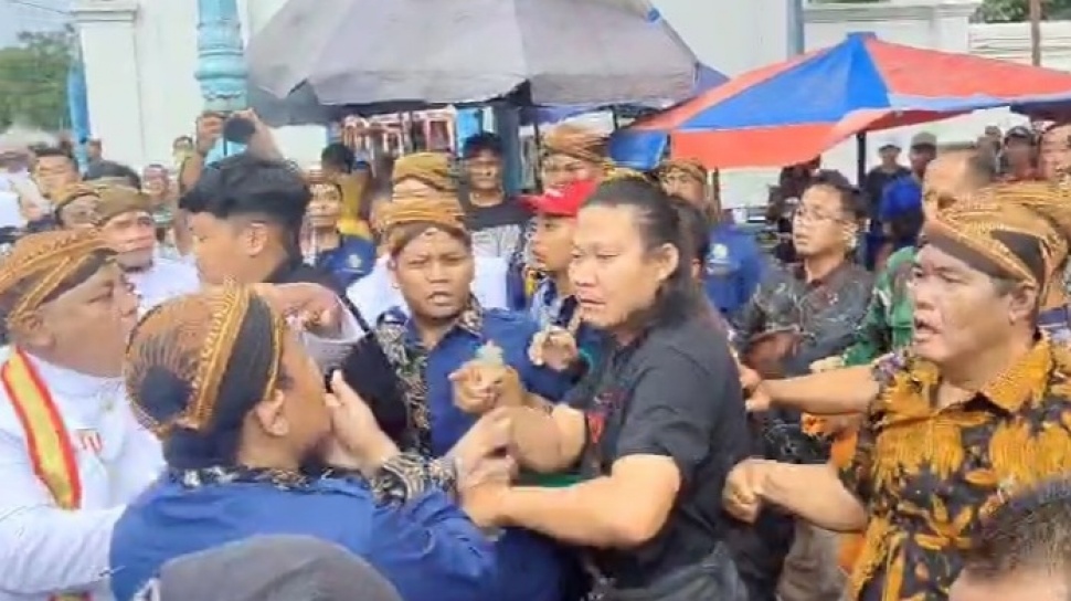 Keributan Pecah di Sekaten! Tabuh Gamelan Berujung Adu Pukul Kubu LDA ...