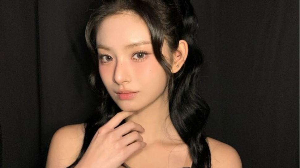 Cocok untuk City Trip, Ini 4 Gaya Yiren EVERGLOW yang Bisa Jadi Inspirasimu