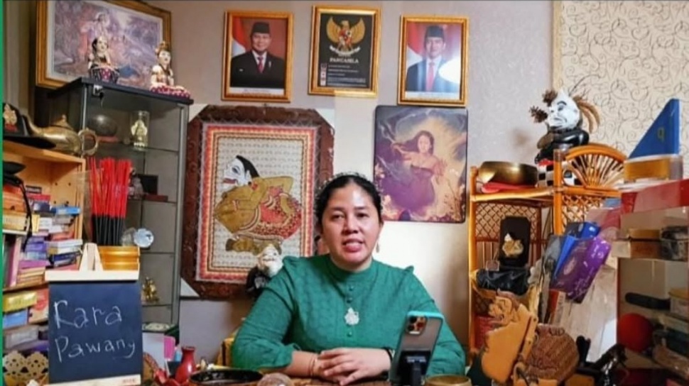 Rekam Jejak Rara Pawang Hujan, Kini Ramal Fuji Berjodoh dengan Aisar Khaled