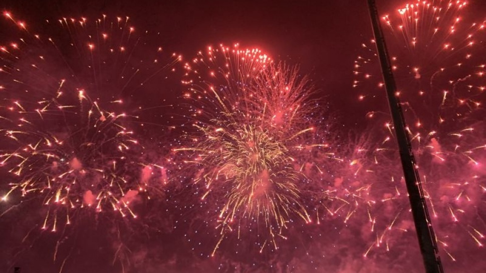 Dimeriahkan Ari Lasso, Tahun Baru di Ancol Sukses Tampilkan 1.000 Drone Light Show