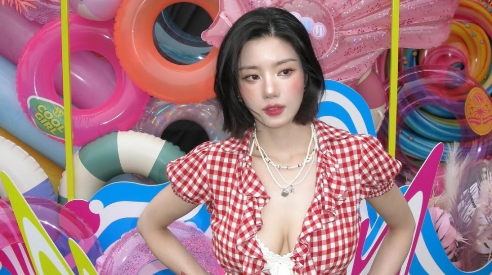 Kwon Eunbi Kembali Tampil Panas di Panggung Waterbomb Seoul 2025