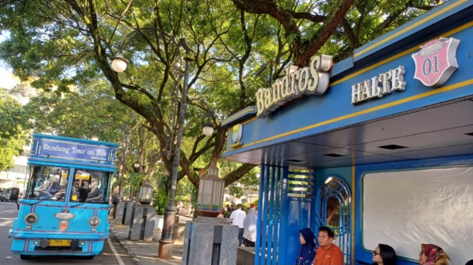 Bandros, Solusi Praktis Menamatkan Kota Bandung dalam Sehari